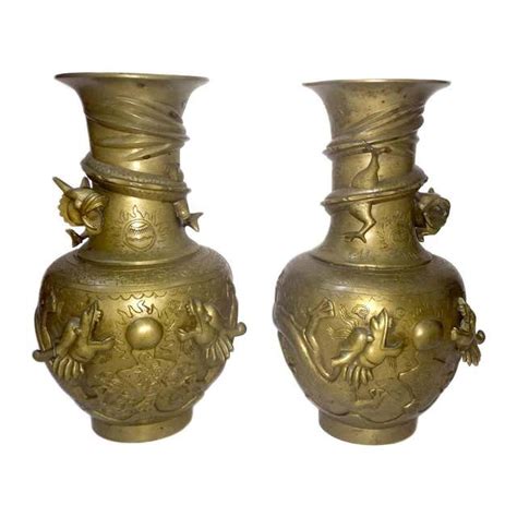 Pair Of Vintage Chinese Brass Vases At 1stdibs Brass Chinese Vase