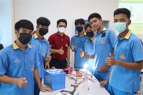 โครงการค่ายการเรียนรู้สู่มาตรฐานสากล กิจกรรมค่ายสื่อเทคโนโลยีการจัดการเรียนการสอน Coding รายวิชา