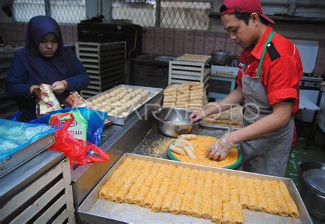 Produksi Makanan Beku Meningkat Saat Ramadhan Antara Foto
