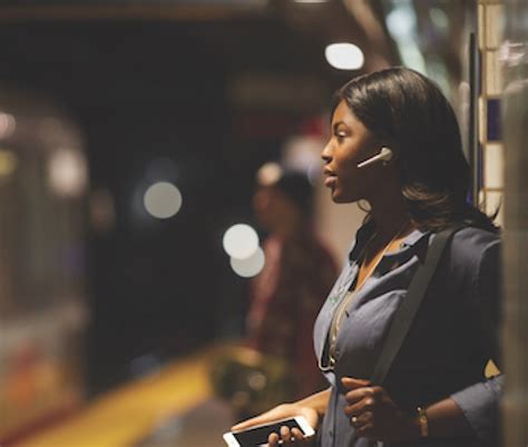 ITWire Review Plantronics Voyager Bluetooth Headset Performs And Impresses