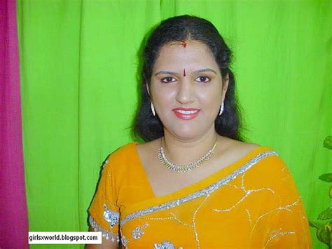 Spicyauntypics Hottest Tamil Aunty Stills