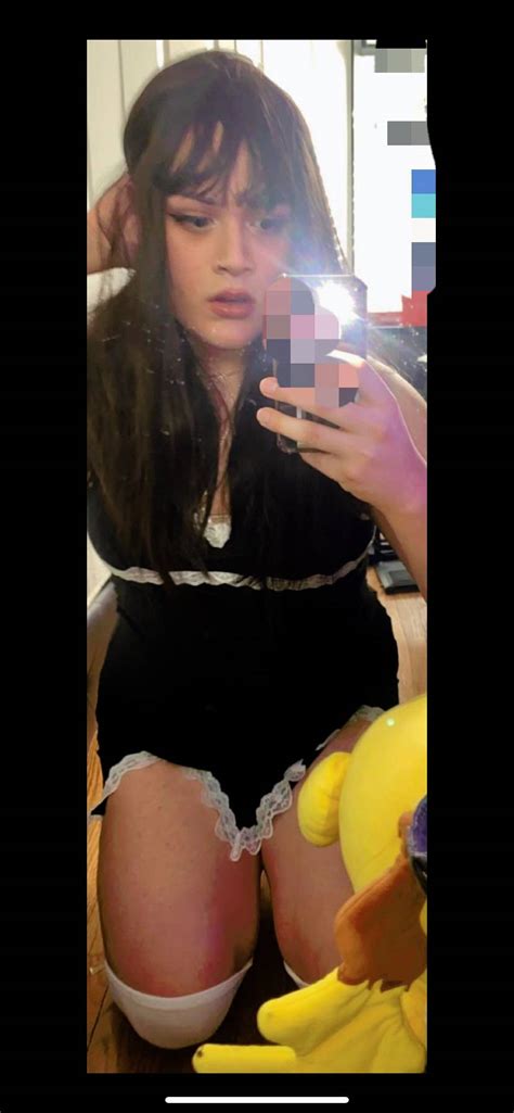 First Time Dressing Up Howd I Do Scrolller