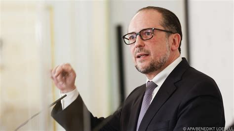 Österreich weist vier russische Diplomaten aus