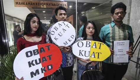 Dua Cewek Seksi Beri Obat Kuat Ke Mkd Tempo Co
