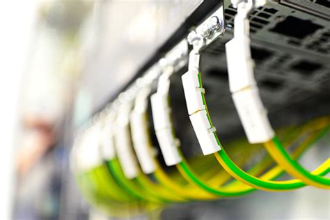 케이블 및 전선의 산업 공장생산 및 하이테크 공장에서 반도체의 조립 공장 산업 건물에 대한 스톡 사진 및 기타 이미지 공장