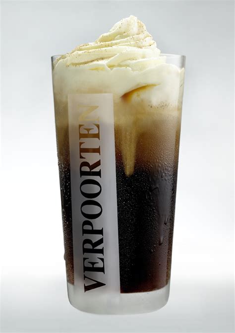 Barista Kaffeekunst Verpoorten Espresso-Cocktail 'Indian Night Frappe ...