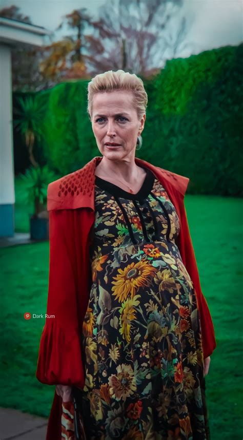 Jean Milburn Season Outfits Where To Buy Jeans Therapist Outfit