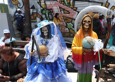 Celebran Ante La Santa Muerte El Inicio De La Nueva Normalidad Infobae