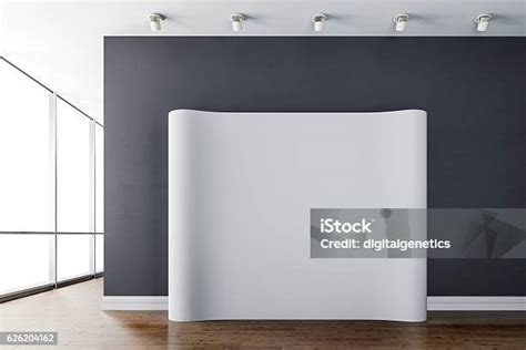 빈 흰색 롤업 배너와 3d 인테리어 0명에 대한 스톡 사진 및 기타 이미지 0명 3차원 형태 가구 Istock