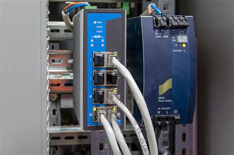 생산 장비 제어 컨트롤러 자동 제어 시스템을 위한 센서와 배선이 있는 제어판 장비를 설치하기위한 전기 패널 공장 장비 제어판 0