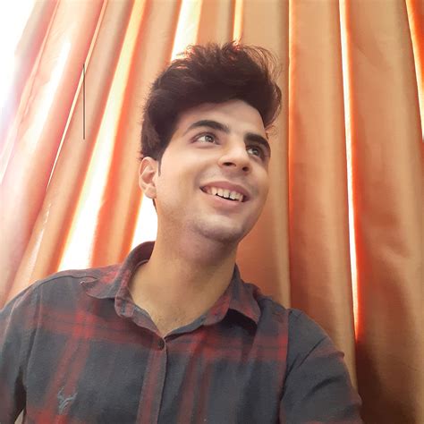 محمد اورانوس خندون ندیده بودیم والا 😂 طرفداری