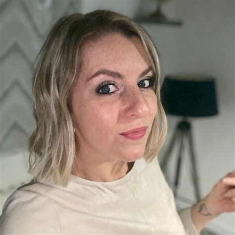 Léa Pasquier Assistante Commerciale Blastrac France Linkedin