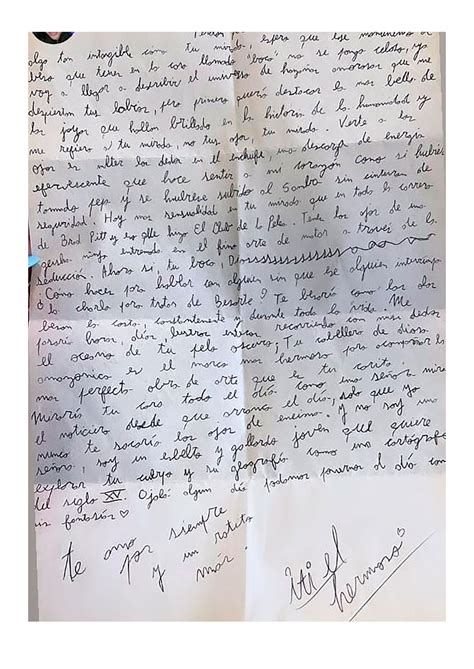 Escribe Cartas De Amor Personalizadas Y Tiene 5000 Pedidos En Espera