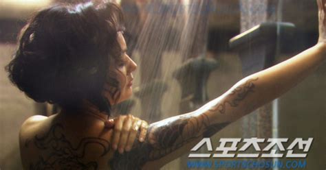 배우 배종옥 용문신 감행샤워신 몸매 노출 깜짝