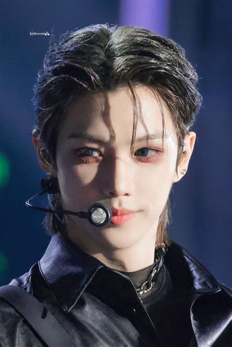 무지개 Iridescentlyb Twitter