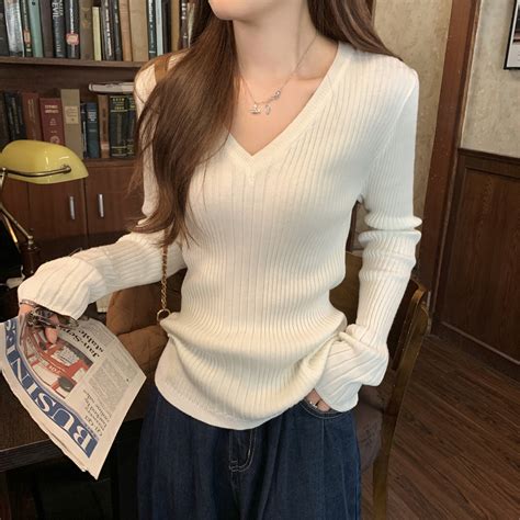 더블제이 24fw 신상 긴 팔 니트 티셔츠 코디 브이 넥 세로 골지 슬림 포멀 핏 긴 소매 Nt T 2color 아이보리