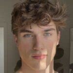 Zach Cox Model Wiki Net Worth Biography Age Boyfriend