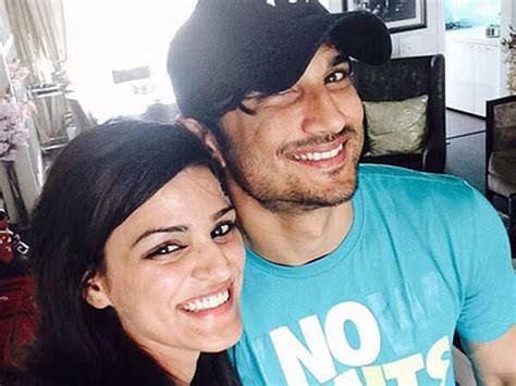 Shweta Singh Performs A Puja On Sushant Singh Rajputs Death