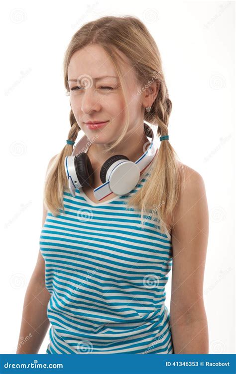 Девушка с наушниками стоковое изображение изображение насчитывающей людск 41346353
