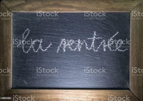 다시 학교 프랑스어 텍스트 우리의 개념에 나무 프레임 칠판에 작성 9월에 대한 스톡 사진 및 기타 이미지 9월 개념 개념과 주제 Istock