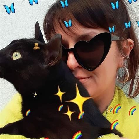 Maria Candela Munieca • Threads Say More