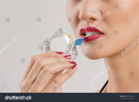 Condom Mouth 352 Images Photos Et Images Vectorielles De Stock
