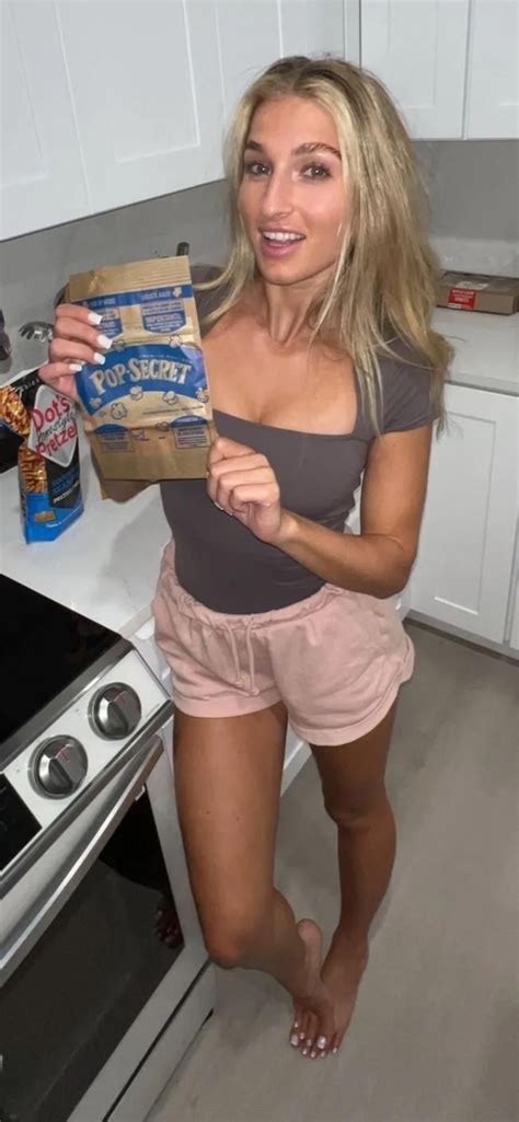 Macy Broyles Has The Sexiest Toes On Snapchat R Whitetoes