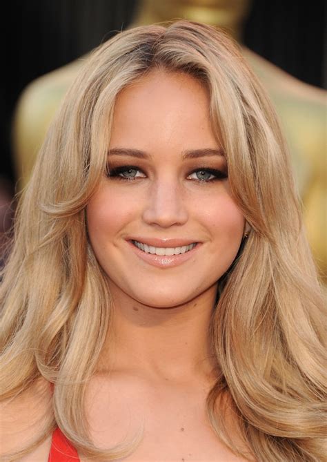 Jennifer Lawrences Hair Evolution From Blonde To Brunette Long To Short