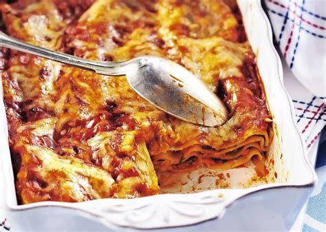 Vegolasagne Med Röda Linser Vitlök Och Chili