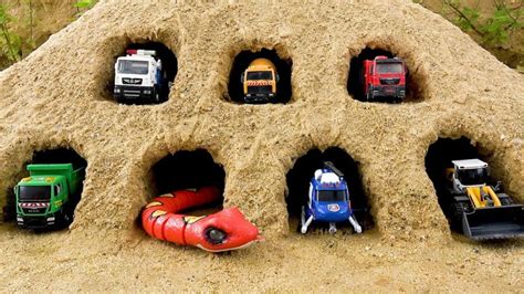 자동차 장난감 굴착기 덤프 트럭 트랙터 시멘트 믹서 크레인 트럭 도로 롤러 보트 경찰차 모래놀이