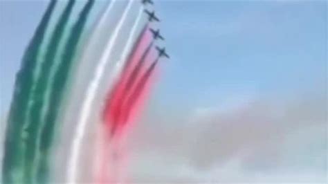 مانور اسکادران تاج طلایی به فرماندهی نادر جهانبانی نیروی هوایی شاهنشاهی