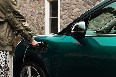 2023 Gwm Ora Price And Specs Mini Electric Hatch Alternative Gets Price Cut Zecar Reviews