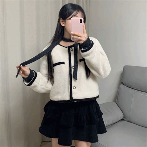 [ ‍🔥문의폭주 ‍🔥] 안감 누빔 배색 트위드 퍼 뽀글이 양털 자켓 하객룩 데이트룩 에이블리