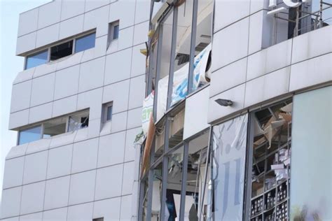 У Дніпрі показали наслідки ранкового удару росіян біля одного із ТЦ Українська правда