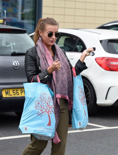 Dani Dyer Shopping At Home Bargains In Essex 04242019 Hawtcelebs