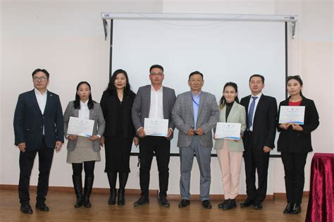 “Байгаль орчны хууль эрх зүйн чиглэлээр эрх зүйн хөтчийг чадавхжуулах сургалт” ыг Говь Алтай