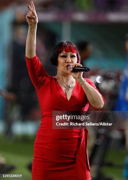 Samantha Marie Sprackling Lead Singer Of Republica Performs At Half