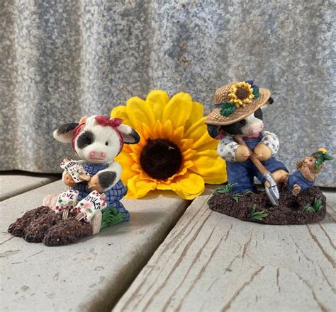 Marys Moo Moos Figurine Sowing The Seeds Of Friendship By Etsy Figurines Etsy Enesco
