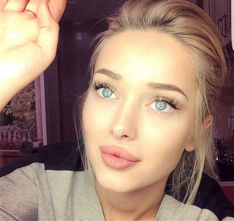 Blue Eyes Scrolller