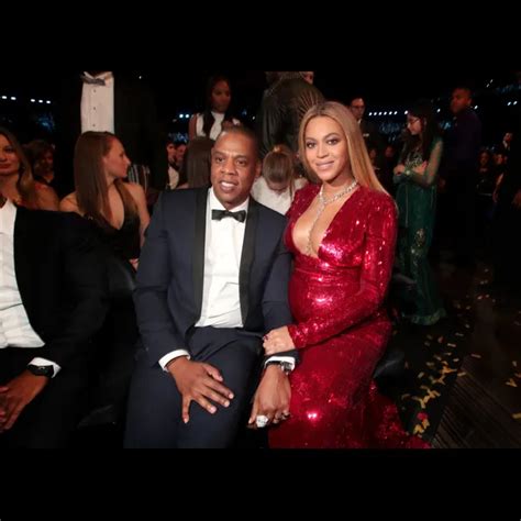 Beyonce Jay Z And Blue Ivy Explore Nyc In Tour Bus