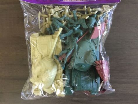 Wal Mart 55 Piece Military Playset With 2 Tanks 2 Bunkers 2 Fences 45