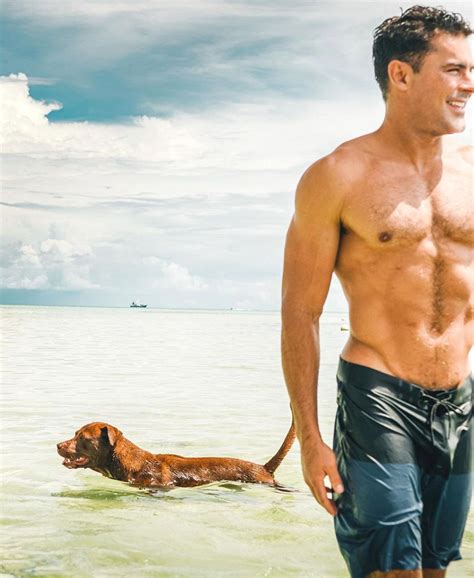 Shirtless Photos Of Zac Efron