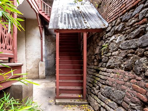 ფოტოფაქტი 1913 წელს აშენებული სახლი ალექსანდრე ჭავჭავაძის ქუჩიდან