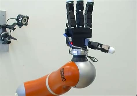 Wow Robot Arm Catches Flying Objects Live Science