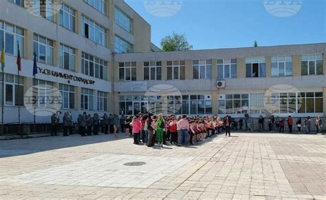 Средно училище „Св Климент Охридски“ в Добрич се включи в инициативата „Върви народе възродени