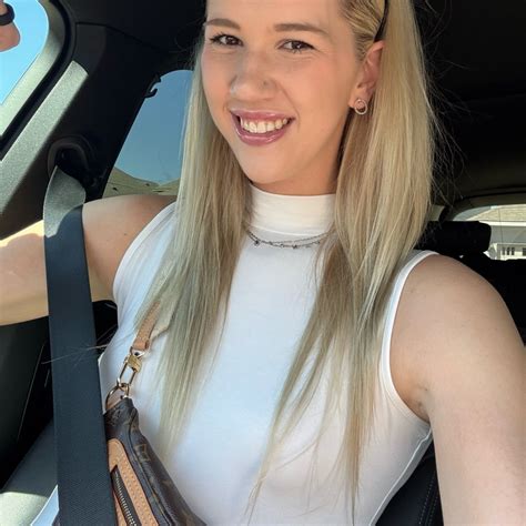 Callmeallie32