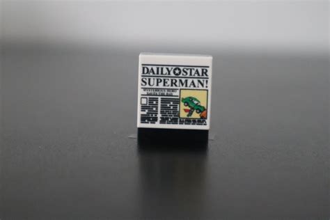 Daily Star Newspaper Superman Super Brick Figs