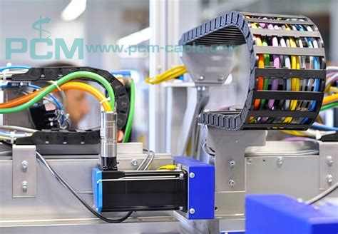 움직이는 케이블 로봇 케이블 견인 선 케이블 드래그 체인 케이블 사이에 차이가 있습니까 지식