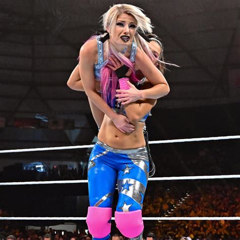 Stomping Grounds 2019 ~ Alexa Bliss vs Bayley - WWE Photo (42879385) - Fanpop