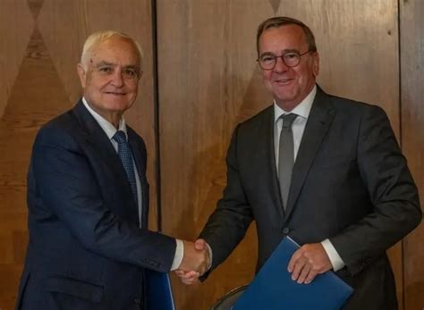 Военните министри на България и Германия подписаха споразумение за покупка на зенитно ракетни